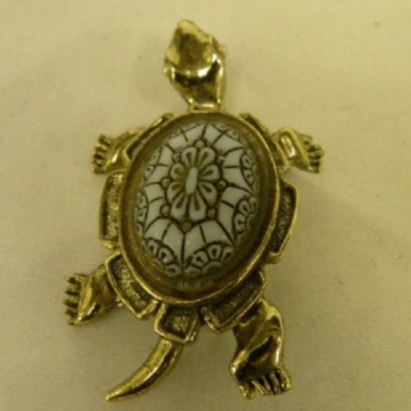 Jewelry | Vintage Turtle Pin | Poshmark